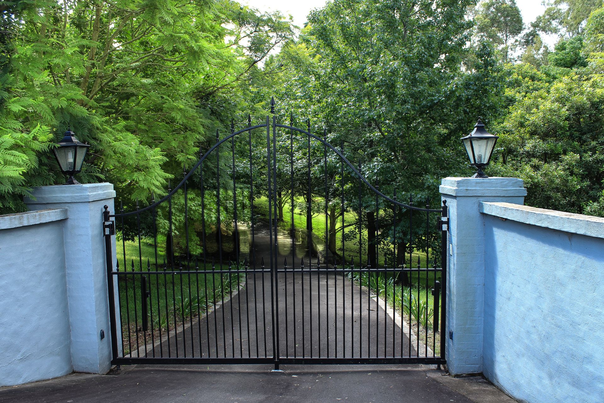 Ultimate Guiden To How To Build A Driveway Gate