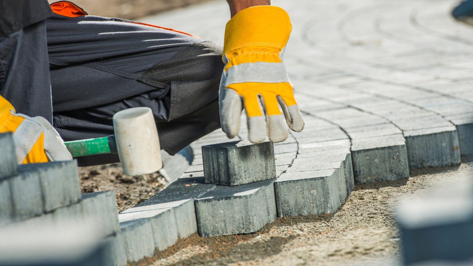 How To Lay Paving Stones In NZ: Easy DIY Guide For Homeowners
