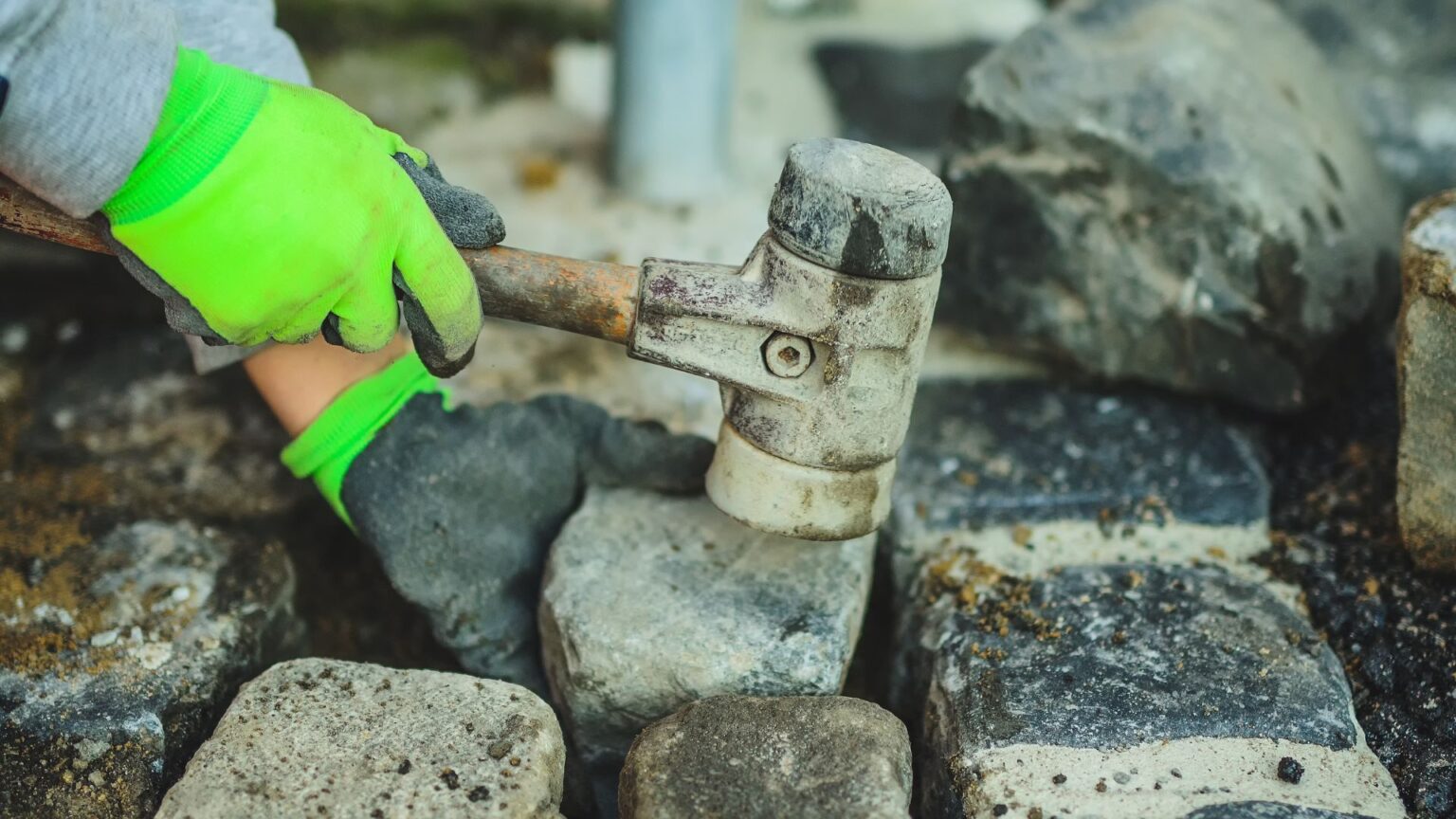 How To Lay Paving Stones In NZ: Easy DIY Guide For Homeowners