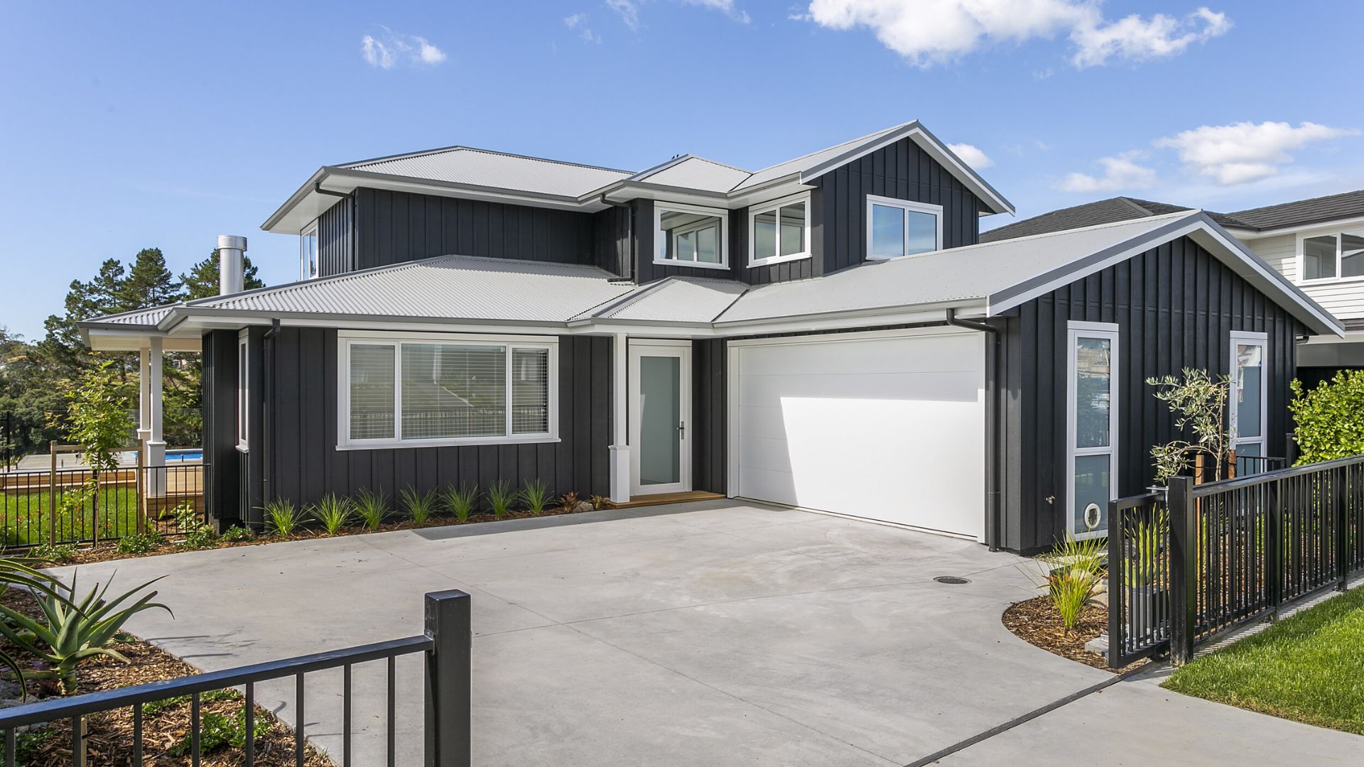 Board And Batten Cladding NZ: Benefits, Costs, And Design Tips