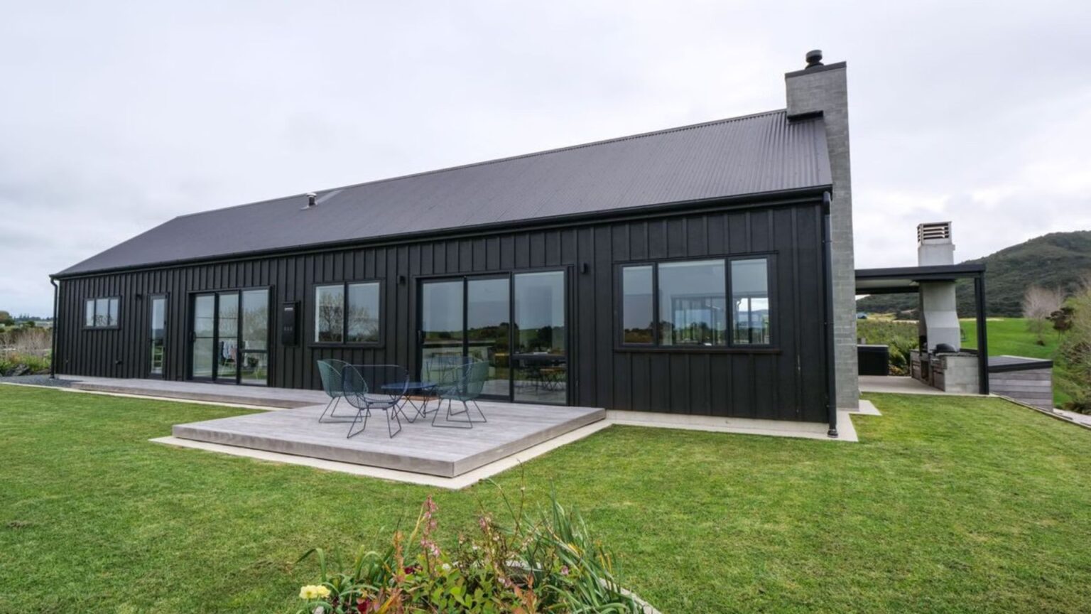 Board And Batten Cladding NZ: Benefits, Costs, And Design Tips