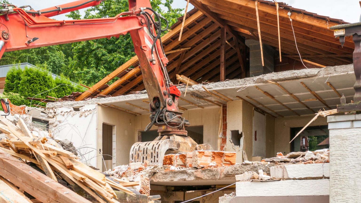Concrete Slab Demolition Cost In NZ: Pricing Guide & Tips